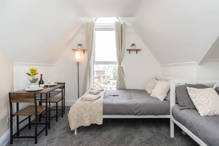 Open Mind Property - Four Guests Apartment - Portsmouth