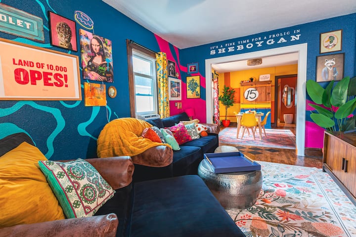 Storybook Home - 1 Mi To Lake & Downtown Sheboygan - Sheboygan, WI