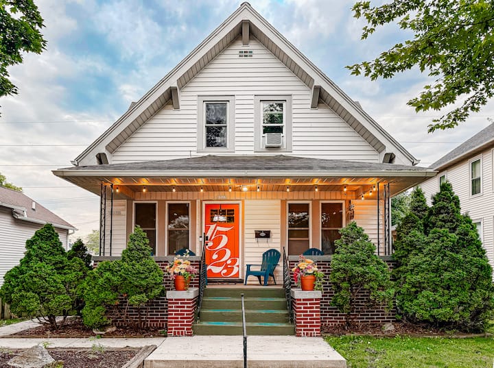 Storybook Home - 1 Mi To Lake & Downtown Sheboygan - Sheboygan, WI