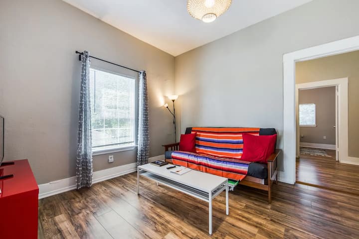 Modern Stay Near San Pedro Park! - Oakwell Farms - San Antonio