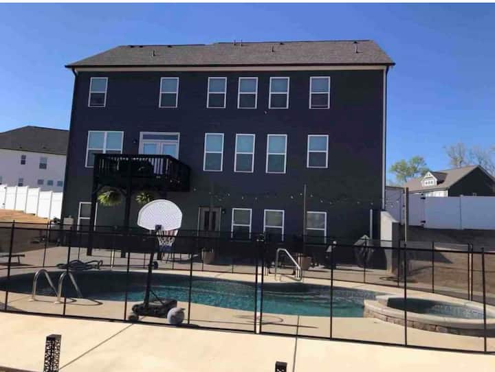 Your New Home Oasis! - McDonough, GA