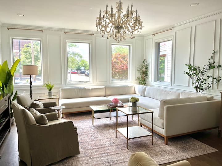 6bd/6bth Lux Home, Sleeps 15, Rooftop Deck &Garage - Chicago, IL
