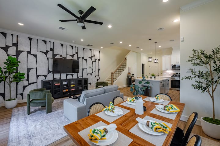 Minutes To Dt • Hot Tub • Fire Pit • Game Room - Houston, TX