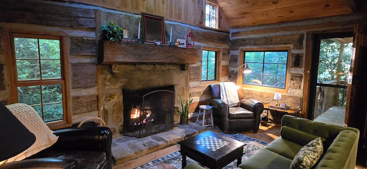 Hearth & Timber - A Black Mountain Retreat - Black Mountain, NC