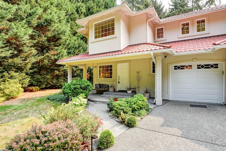 Riverside Bliss: Cozy Beds, Fireplace & Gbit Wifi - Snoqualmie, WA