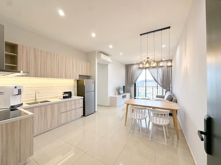 Iconic Regency 3br Seaview + Balcony - Bayan Lepas