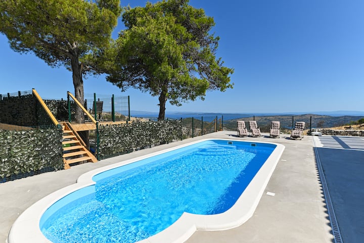 Panoramic Paradise: Poolside Retreat With A View - Croatia