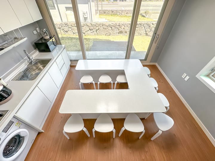 오픈3주간특별할인김녕바다2분거리복층독채방5개퀸침대7개무료야외바베큐가능
모든방 에어컨가능 - Jeju-si