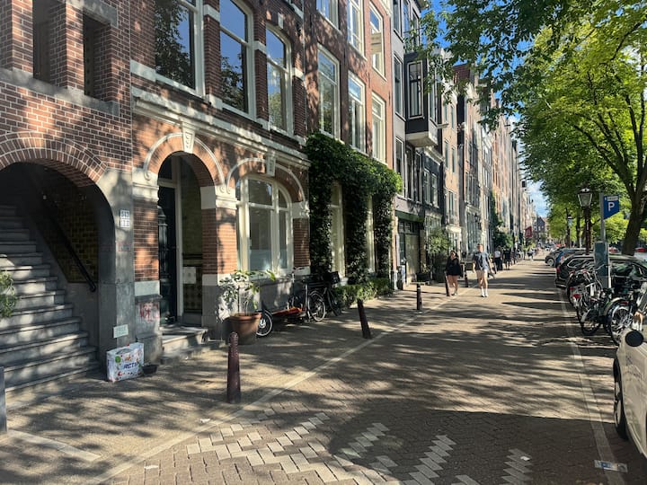 Canalhouse On Hotspot Location - Amsterdam