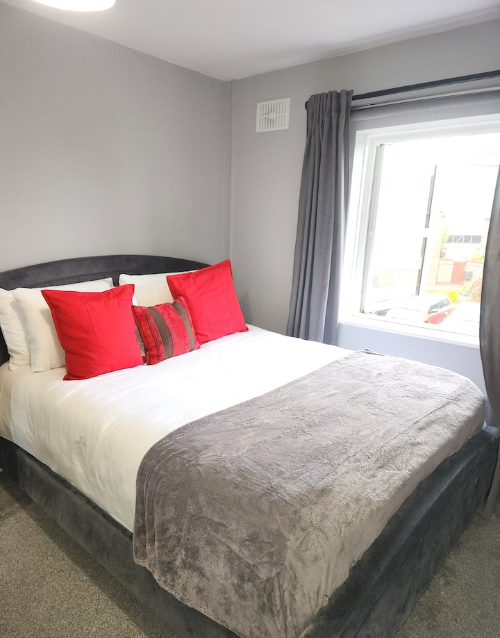King Bed, Great Location Beside City Centre/3arena - Dublin