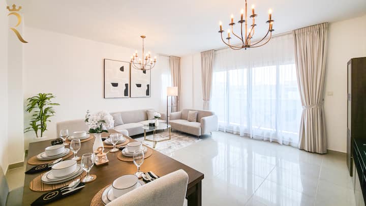 Modern 3br : Balcony Views & Pool Access - Abu Dhabi