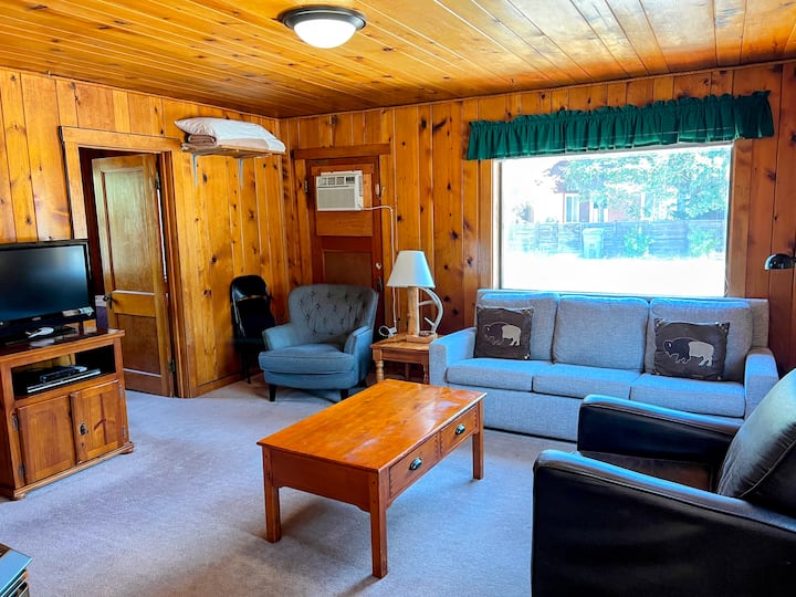 The Madison Cabin 120 - West Yellowstone, MT