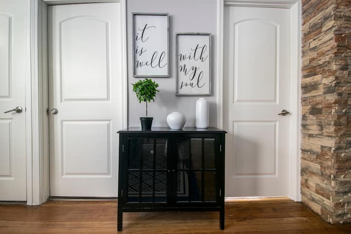 Holiday Haven: King Beds, Fire Pit, 7 Min To Beach - Michigan City, IN