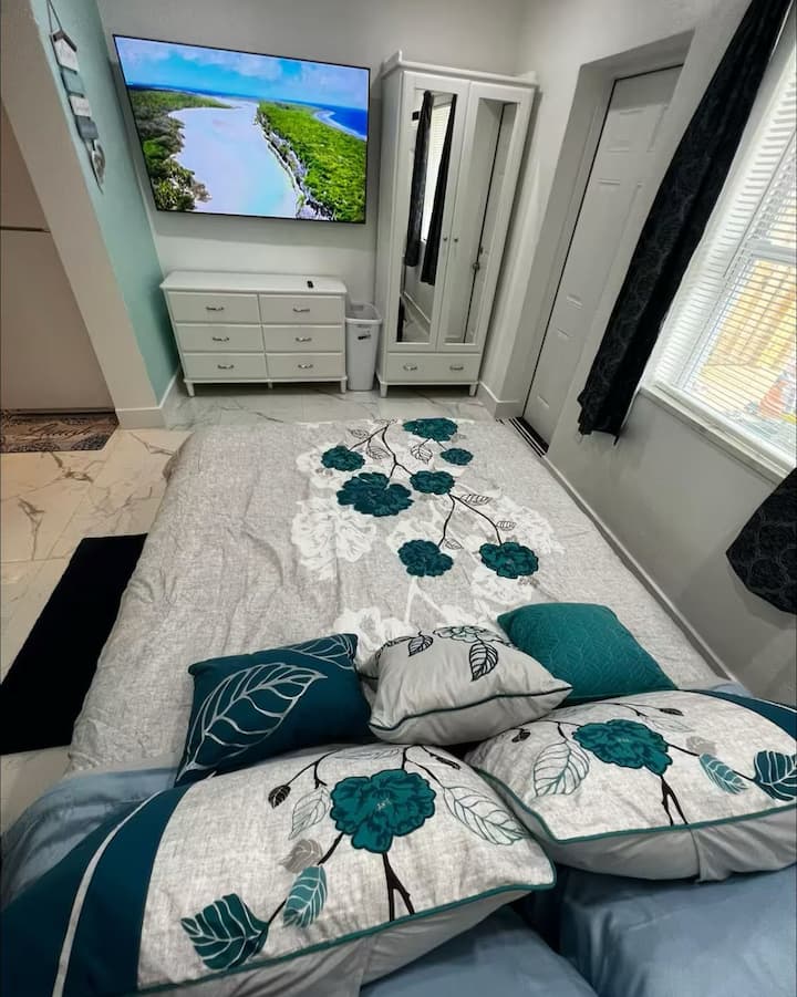 Beachside Nest - 5 Min To Beach - Fort Lauderdale, FL