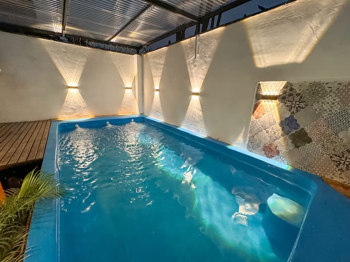 Exclusiva Casa/poblado/piscina/jacuzzi/9br/ac - Medellín