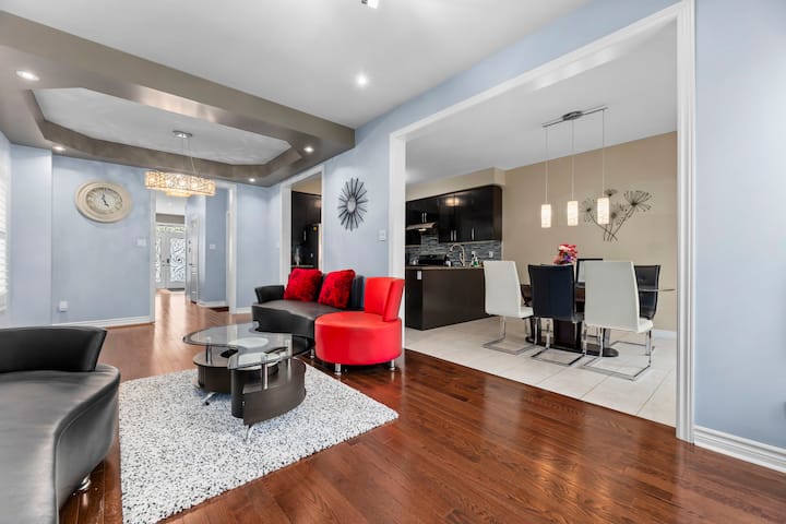 House Of Cards: Spacious 6b/3.5b Home Inc. Bsmt! - Ajax