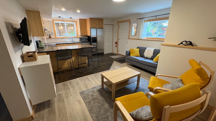 Rocky Point Suite - Golden