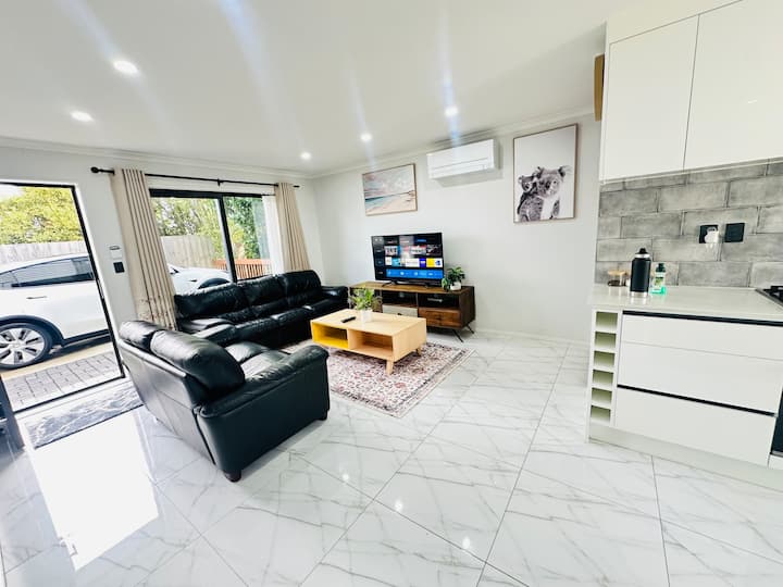Modern Comfort House In Auckland - ワイヘケ島