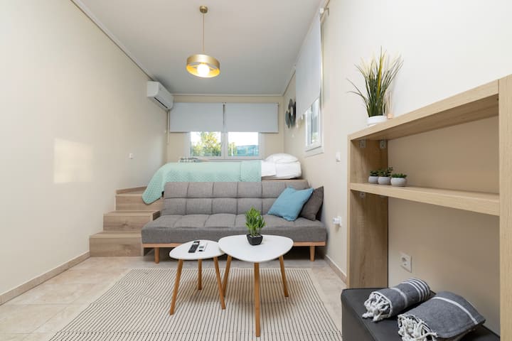 Joy's Place - ミロス島