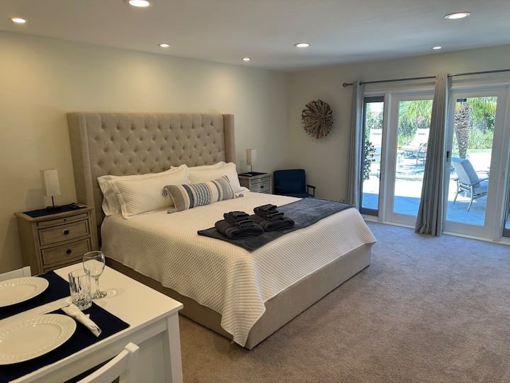 Coastal Suite + Spa + Backyard - Huntington Beach, CA