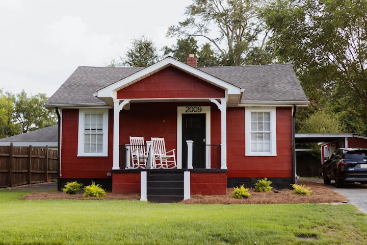 *New Listing* Just 3 Miles From Bryant Denny - Tuscaloosa, AL