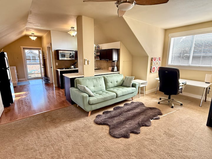 Cozy One Bedroom Loft - Portland, OR