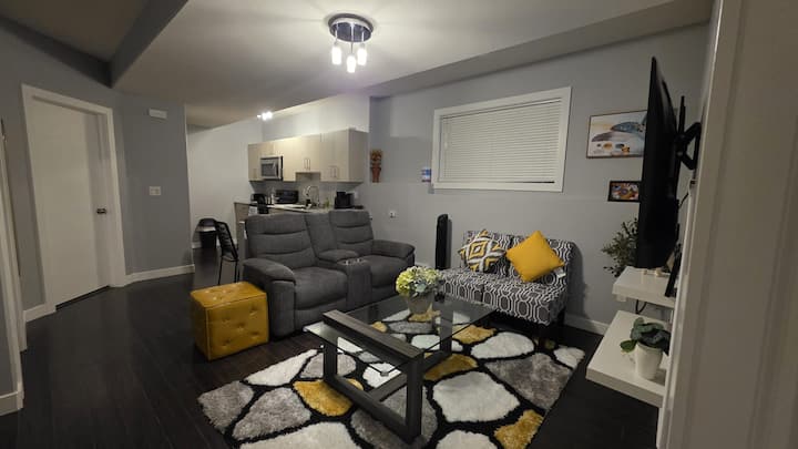 Oriental Palace, 2 Bedroom Basement Suite - Saskatoon