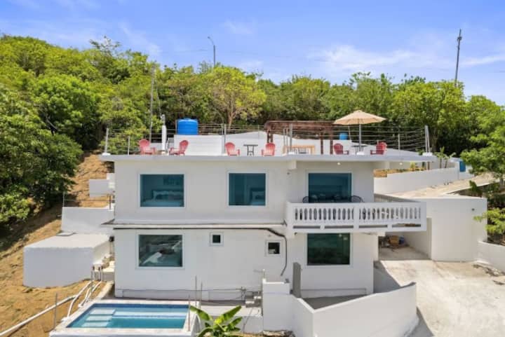 The Sunset Rooftop Guayanes Private Two-story Home - Porto Rico