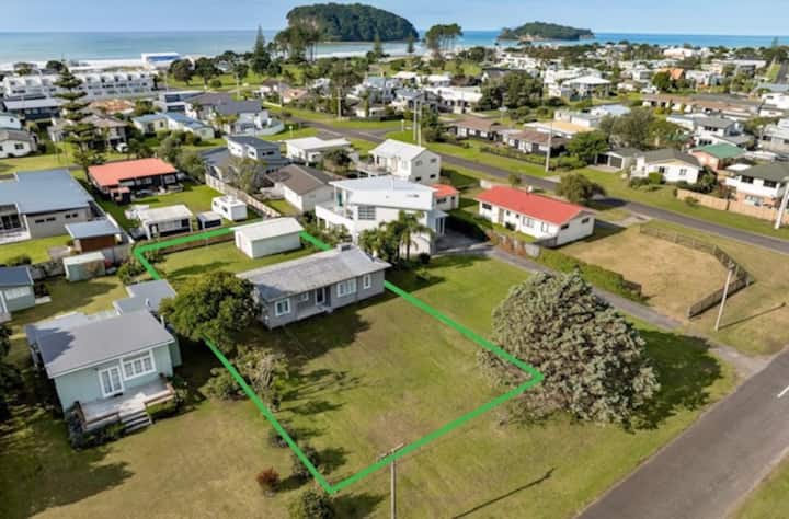 Charming Coastal Cottage - Whangamatā