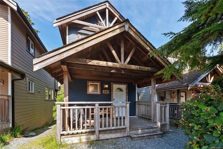 Views! Peaceful Cabin On Spring Cove • Seas&trees - Ucluelet