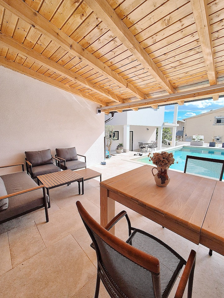 Mare`s House 1 Floor Private Apt  With Pool - Karlobag