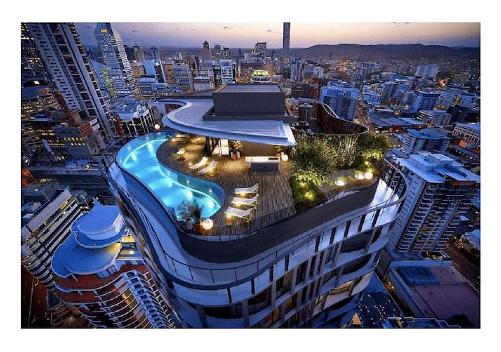 Lux 24th Floor 2br 2bath, Infinity Pool, Gym, Wifi - Brisbane