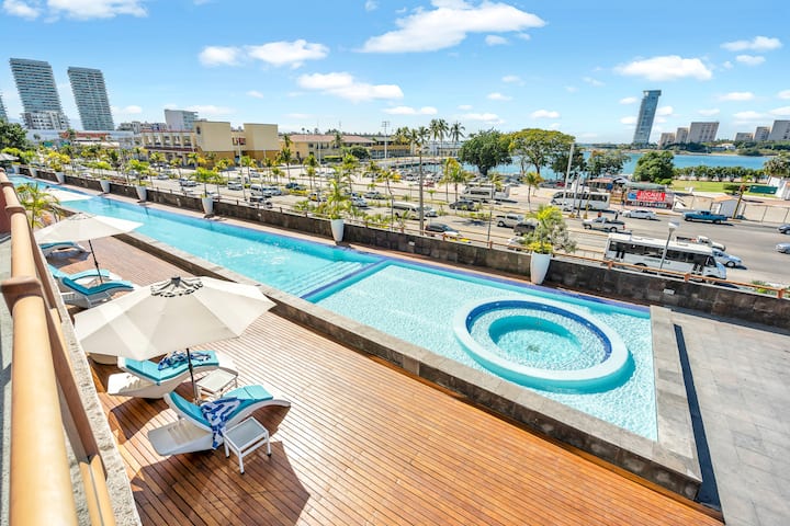 Deck12 Sea View, Pool, Gym - Puerto Vallarta