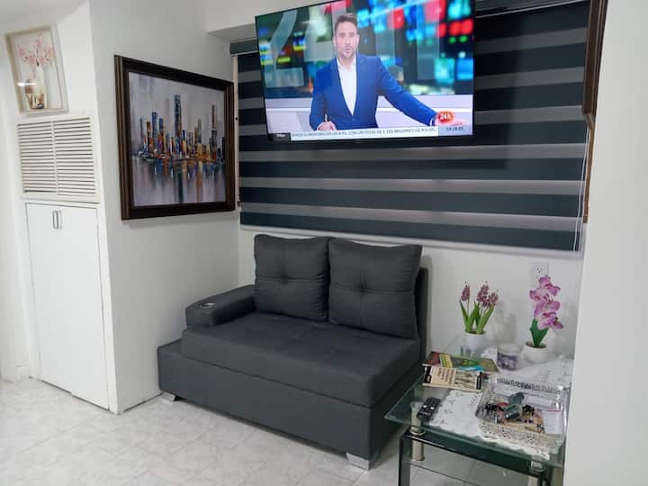 Welcome To Your Home In Caracas. Safe And Central - Caracas