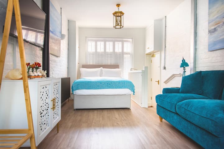 Bijou Stylish Studio, 2 Mins From The Beach. - West Sussex
