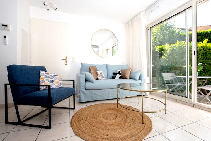 Peaceful Home With Pool And Parking - Valbonne