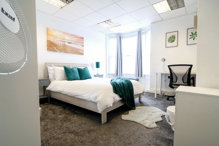 Modern Cozy Flat With Great Location - Woburn Safari Park