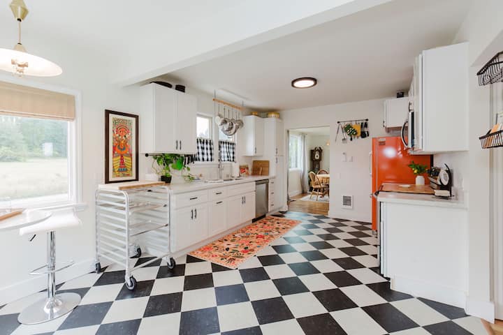 Historic Eglon Getaway - Port Ludlow, WA