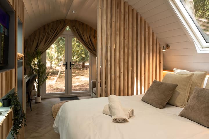 2 Min Walk To Nec | Luxury Woodland Pod - Birmingham
