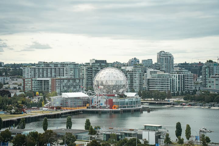 Comfy 2bd/2ba Steps From Rogers Arena - Vancouver