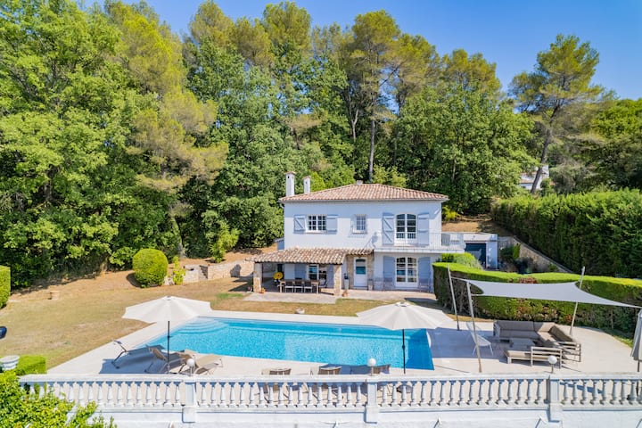 Villa Bellevue, 5 Bed, Large Pool And Views - Mougins