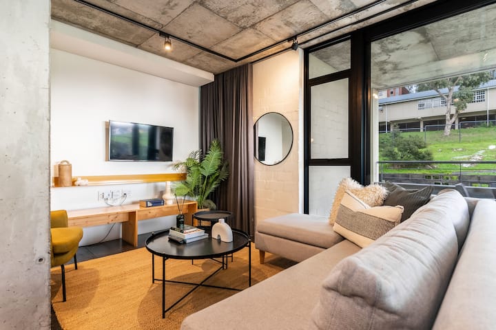 Contemporary Gem In Prime Location - Camps Bay