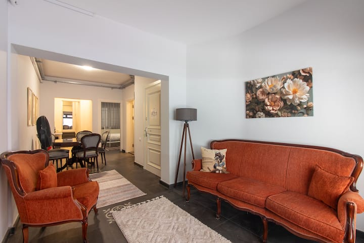 Eclectic 1br With Charm In The Heart Of Cihangir - İstanbul