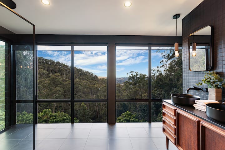 Skyline Serenity: Goldcoast Ocean Views - Beechmont