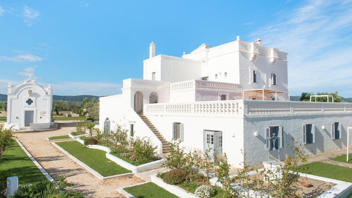 Masseria In Fasano, Mirror Church, Holidays Apulia - Cisternino