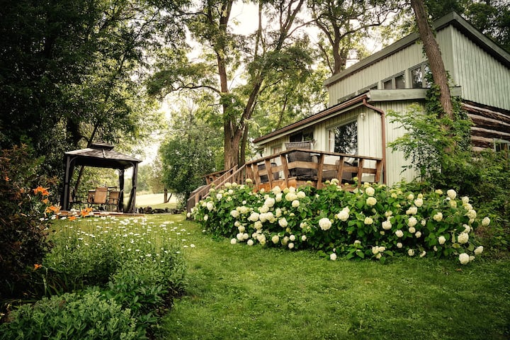 Century-old Log Cabin On The Beach - 珀斯