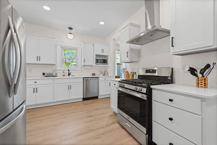 Superhost•walkable To Dt Wyandotte•near The River - Lincoln Park, MI