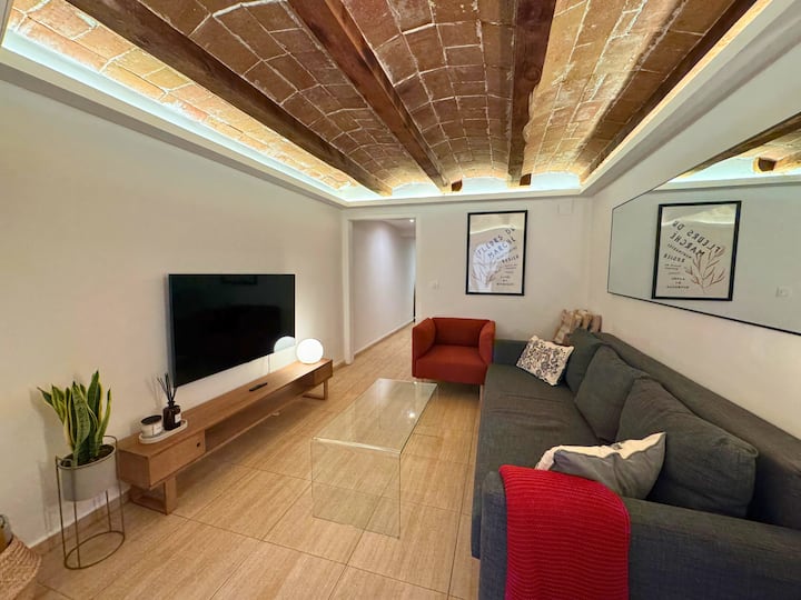 5 Min. Walk To Sagrada Familia 2br Apartment - Barcelona