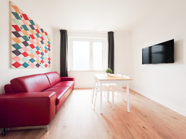 Raj Living - 3 Rooms - Balcony - 5 Min Messe Dus - Düsseldorf