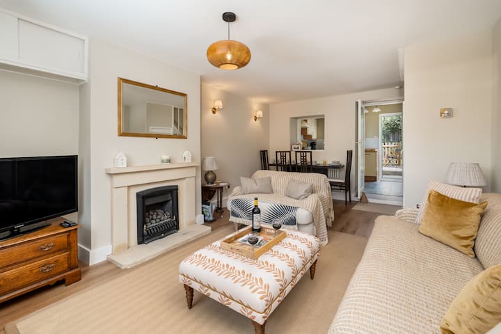 Cotswold Style Living In The Heart Of Adderbury - Banbury